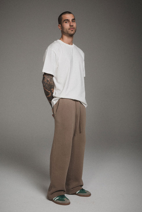 CORE STRAIGHT LEG SWEATPANT in VINTAGE BROWN – Elwood Clothing