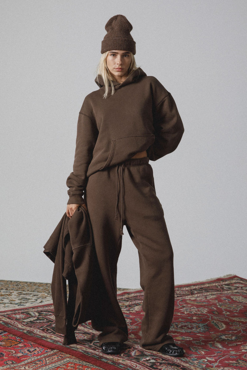 Core Straight Leg Sweatpant In Vintage Chocolate Elwood Clothing