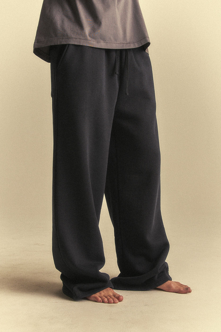 CORE STRAIGHT LEG SWEATPANT in VINTAGE BLACK – Elwood Clothing