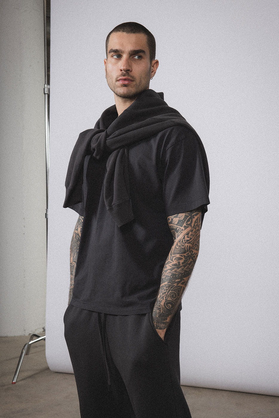 OVERSIZED CORE TEE in VINTAGE BLACK – Elwood Clothing