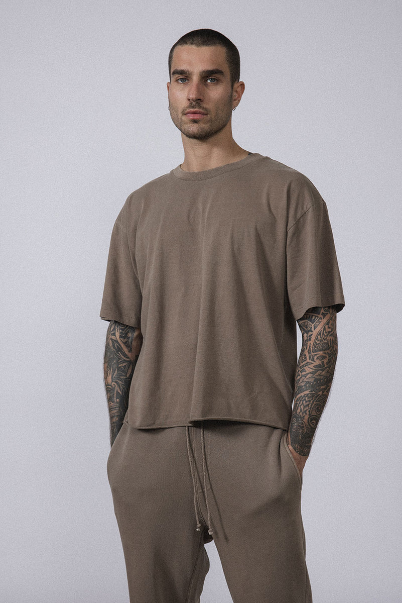 OVERSIZED CROP CORE TEE in VINTAGE BROWN – Elwood Clothing
