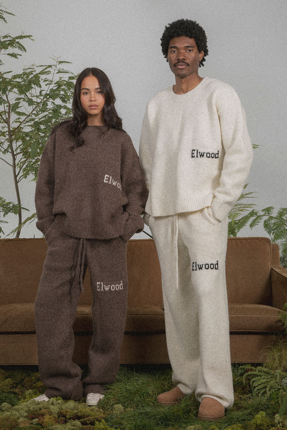 KNIT CREWNECK SWEATER in SNOW – Elwood Clothing