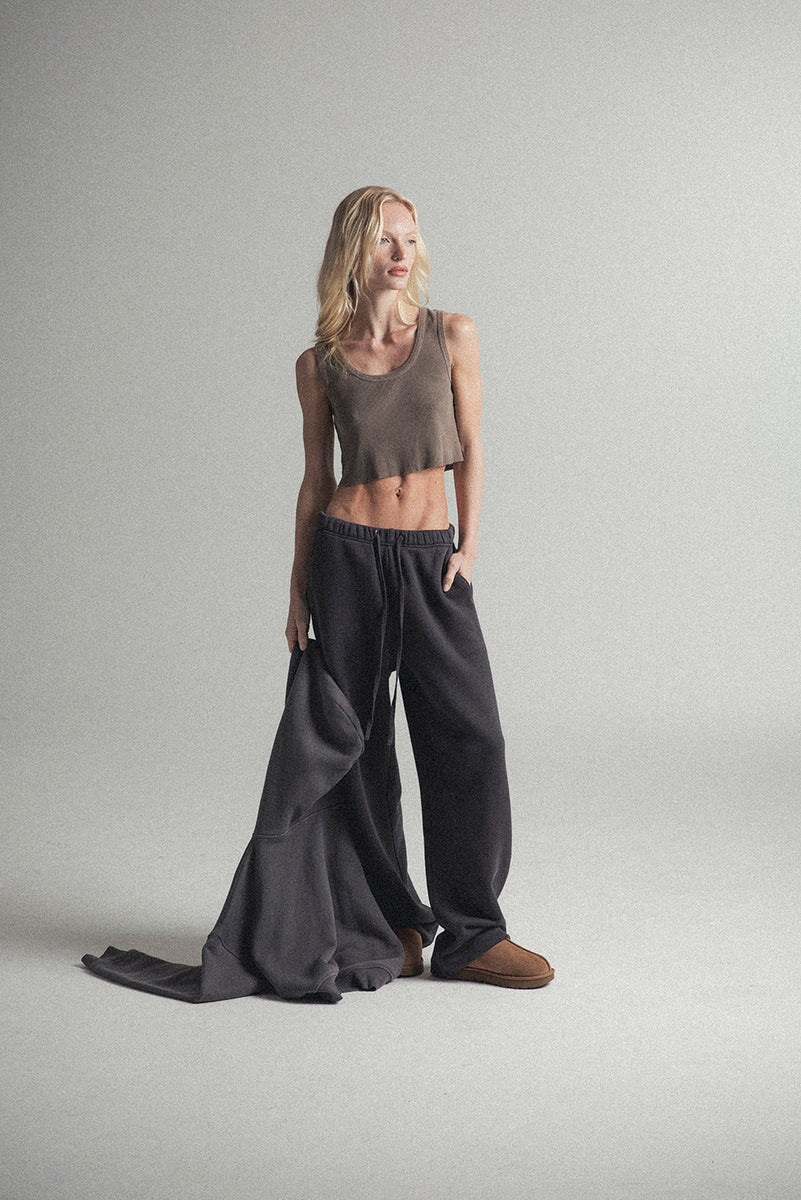 MALIBU CROP TANK in AGED BROWN RIB – Elwood Clothing