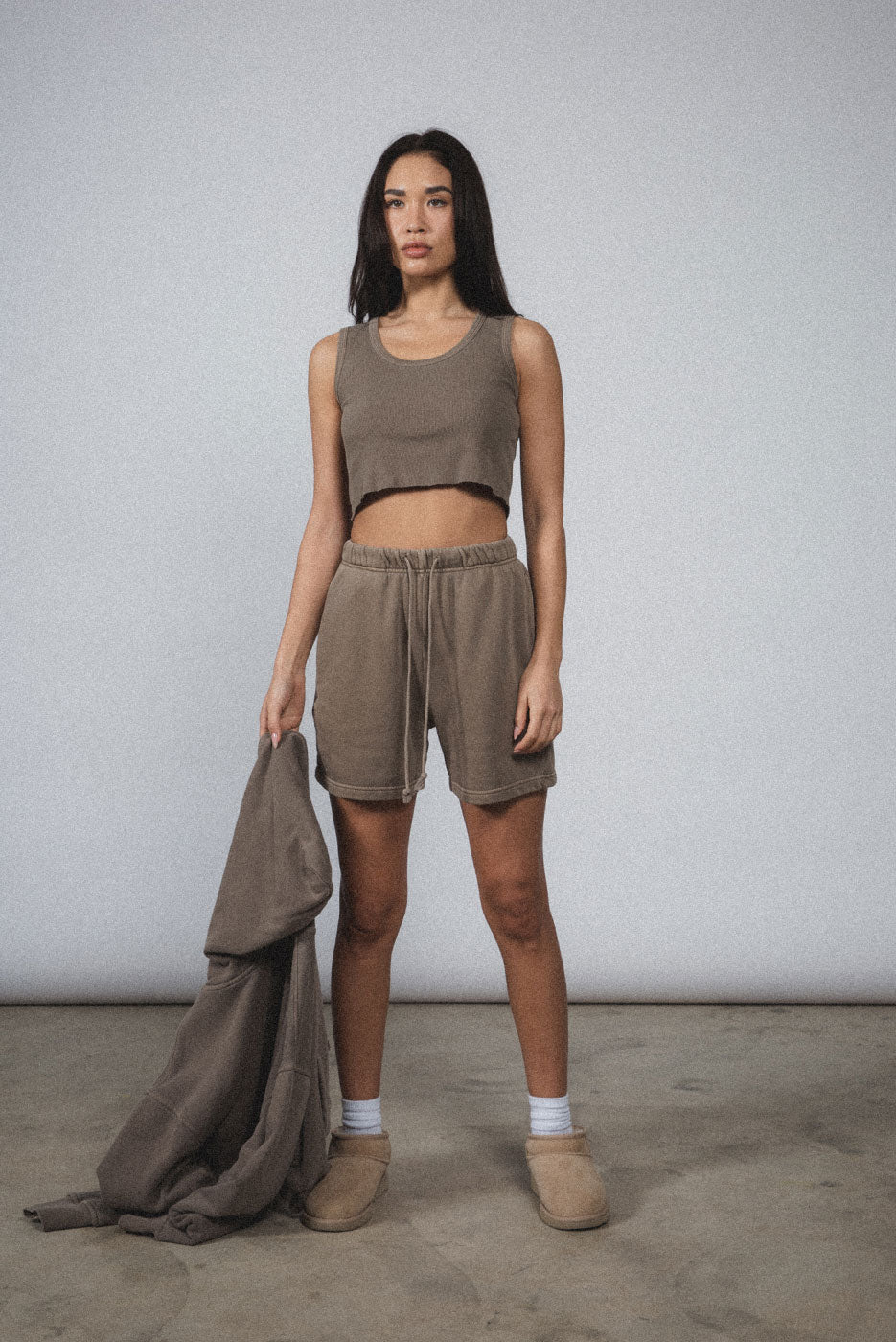 MALIBU CROP TANK in AGED BROWN RIB – Elwood Clothing