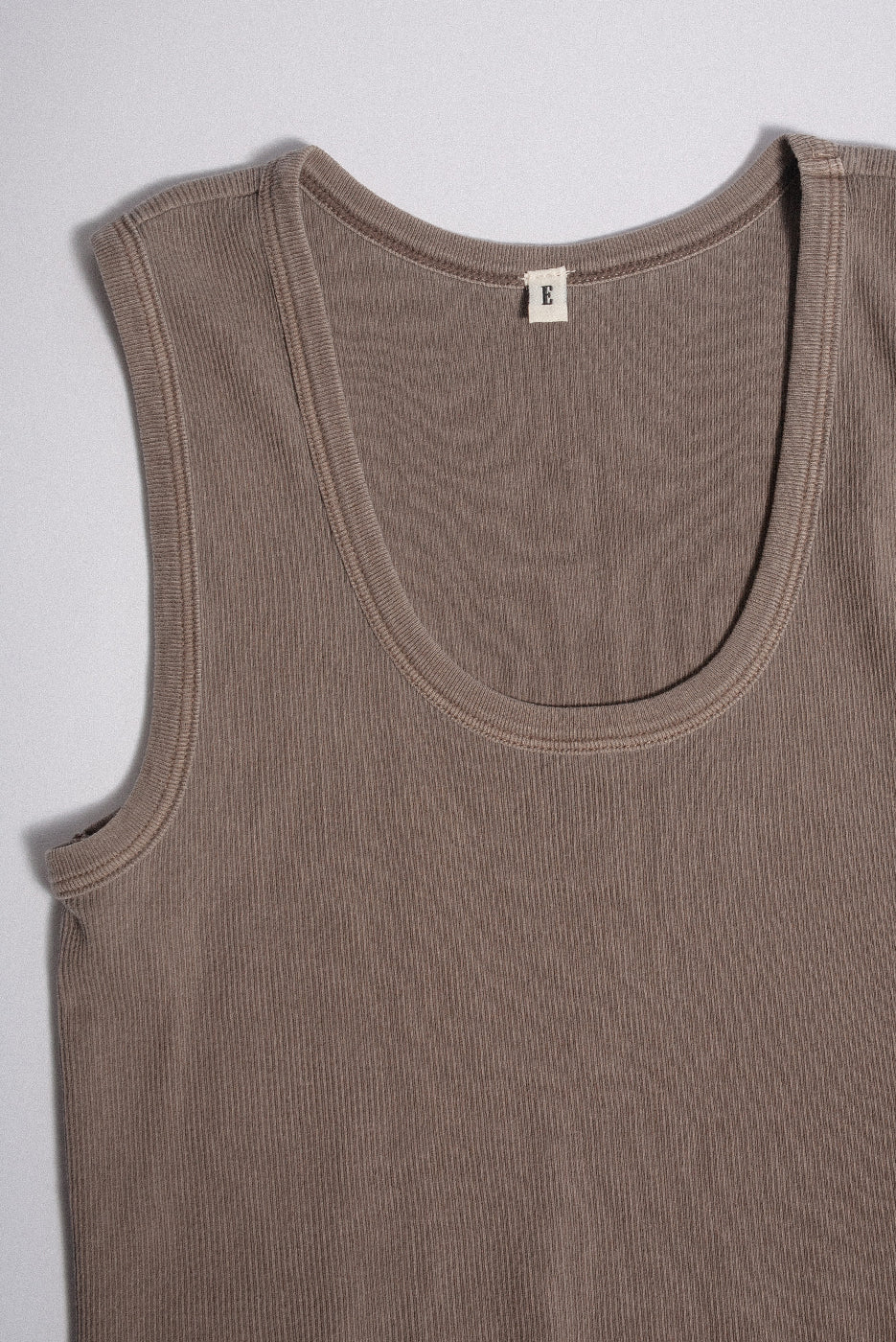 MALIBU CROP TANK in AGED BROWN RIB – Elwood Clothing