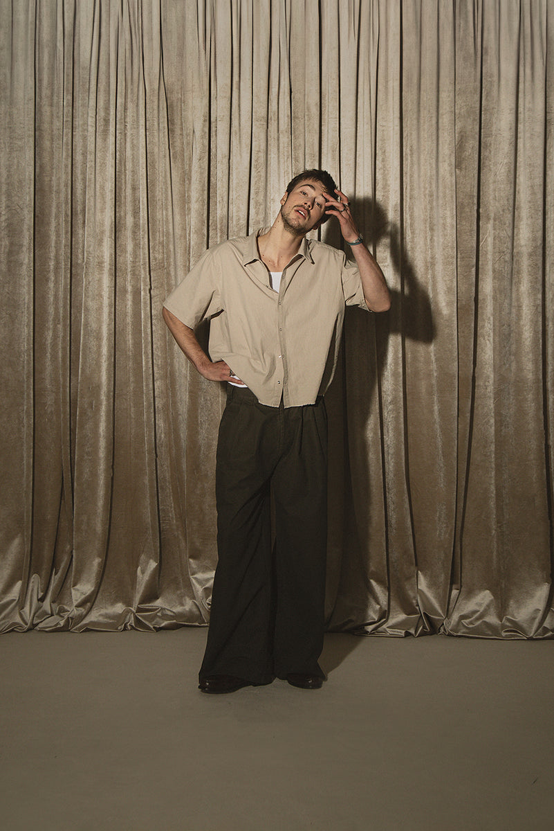 KEY HOLE SS SHIRT in DUST – Elwood Clothing