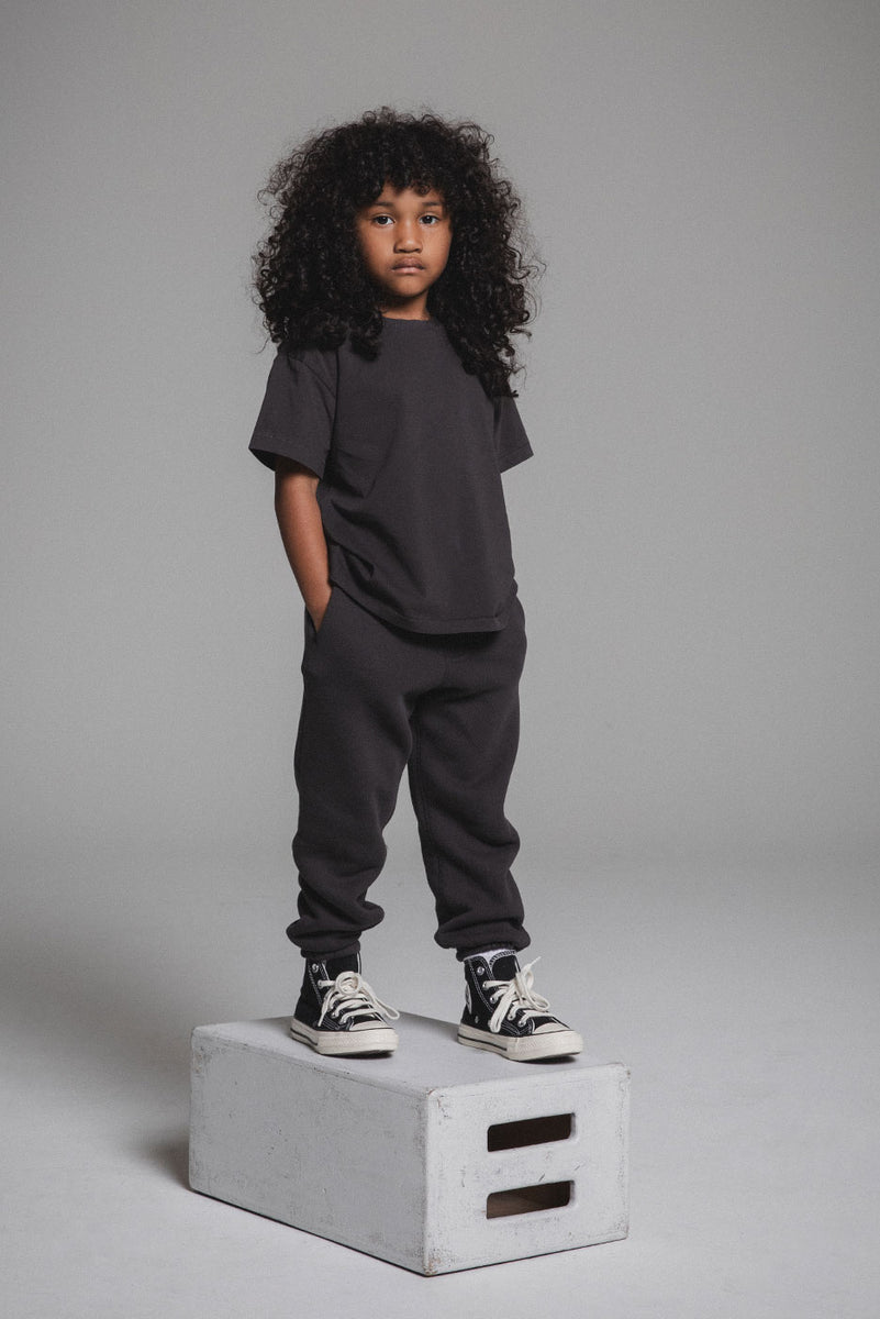 KIDS CORE TEE in VINTAGE BLACK – Elwood Clothing